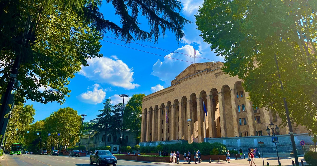 Tbiliszi: A Fő sugárút vezetett túra 10+ kóstolóval | GetYourGuide