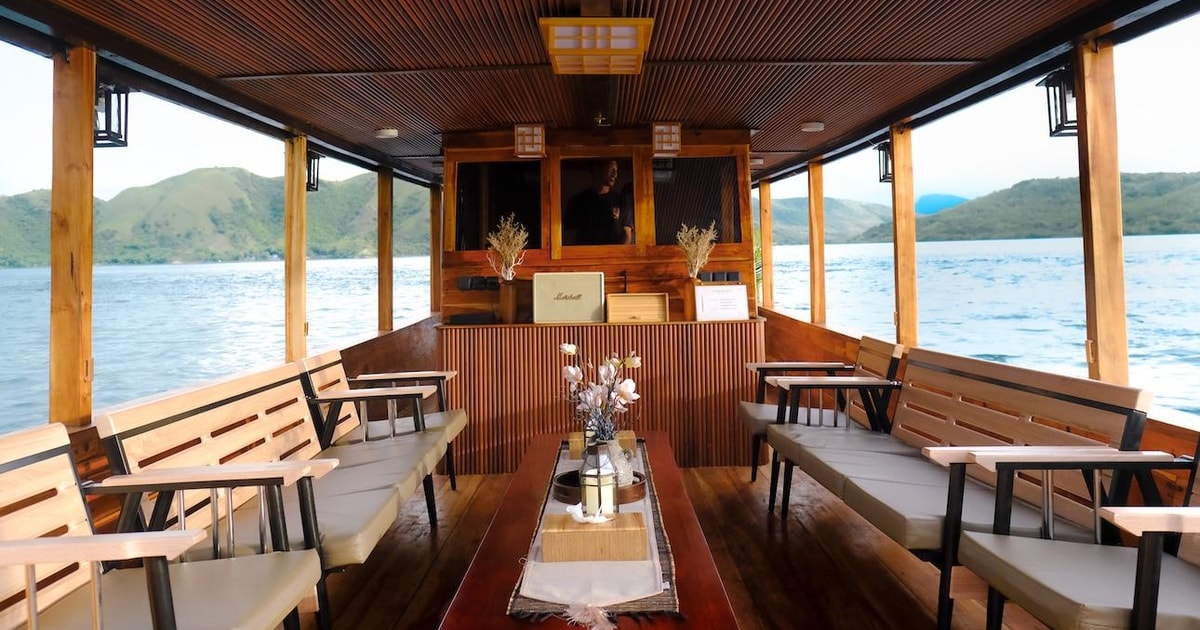 Labuan Bajo: viaje en el barco de madera Kimochi con foto | GetYourGuide