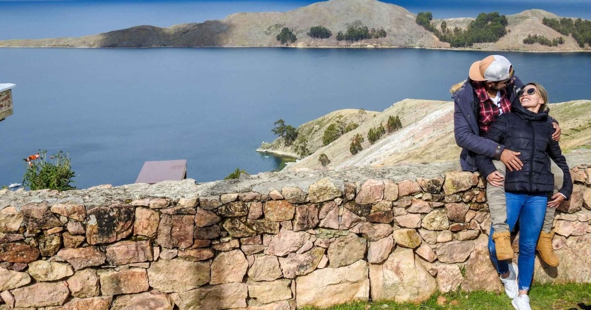 Von La Paz: Tagestour zum Titicacasee und Copacabana + Mittagessen | GetYourGuide