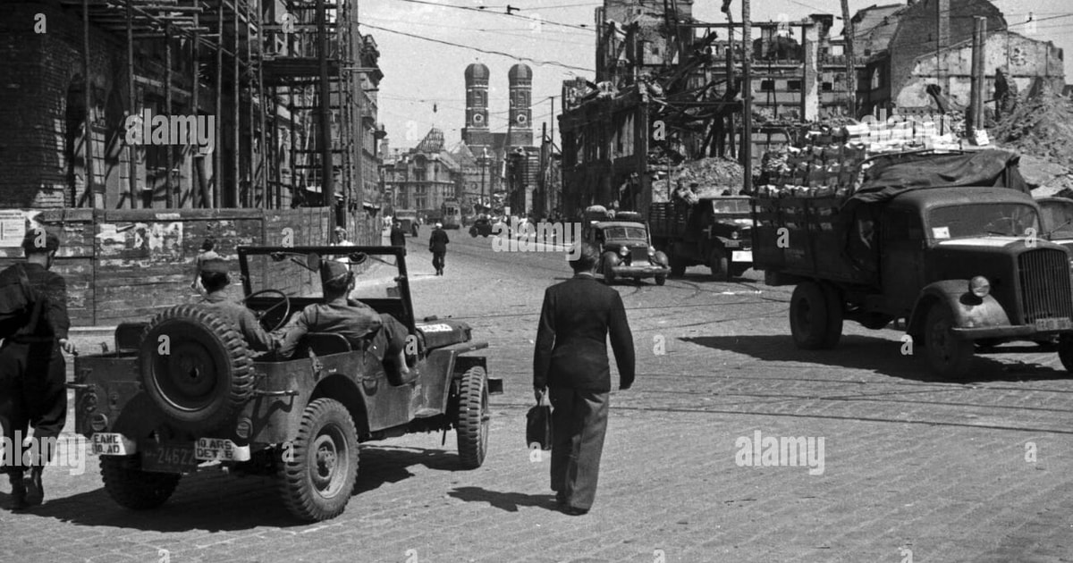 Monaco di Baviera: Tour in Segway della città del Terzo Reich e della ...