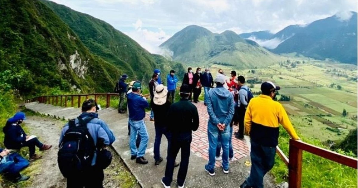 Quito: Middle of the World + volcano hiking + indigenous rituals ...