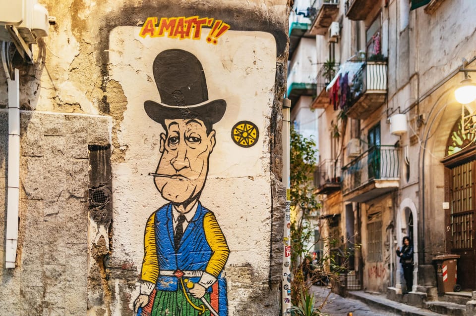 Napoli: Tour a piedi del centro storico e dell'arte di strada ...