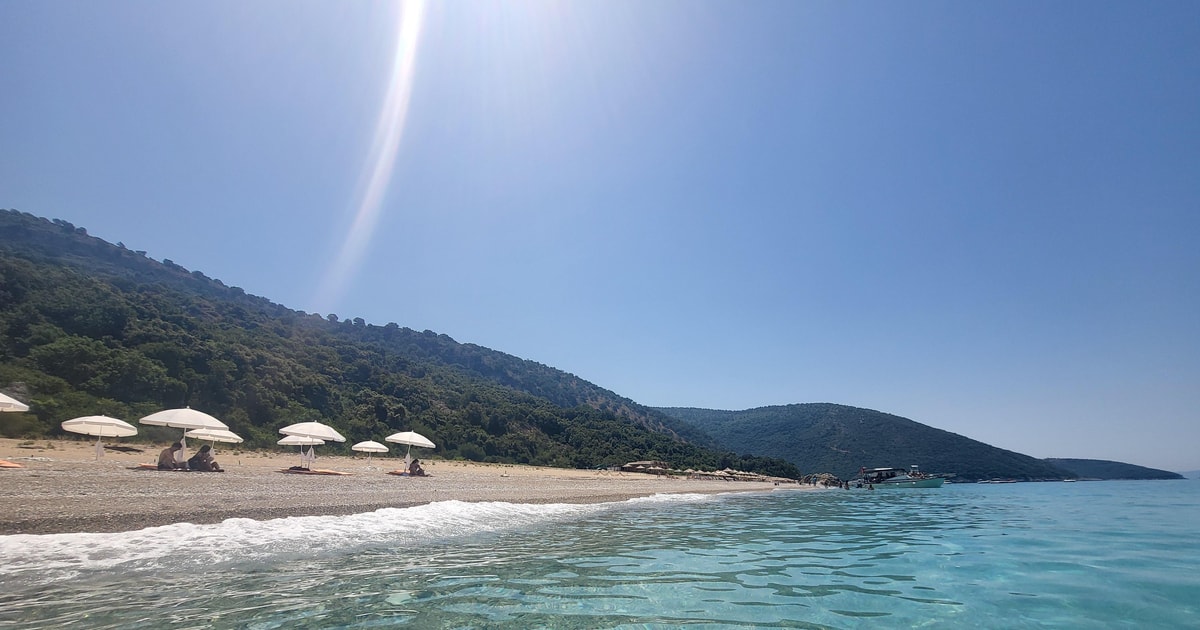 Tour en barco en grupo a la playa de Krorez | GetYourGuide