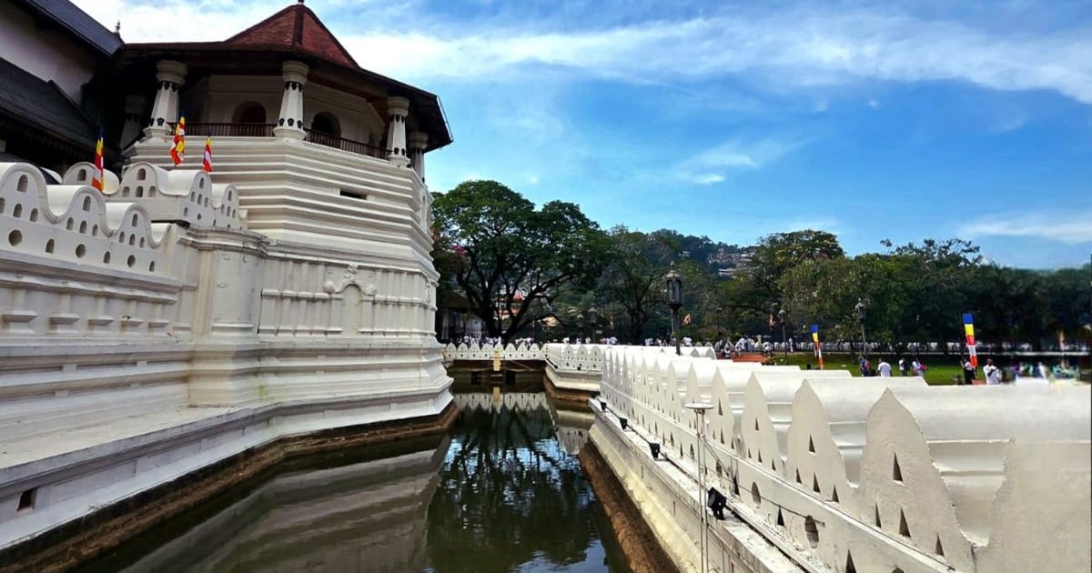 Colombo: Kandy Temple & Ridi Viharaya( Silver Temple) | GetYourGuide