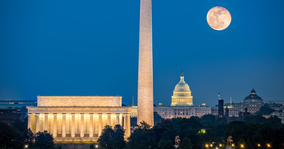 Washington, DC: Night Tour with Hotel Drop-Off | GetYourGuide