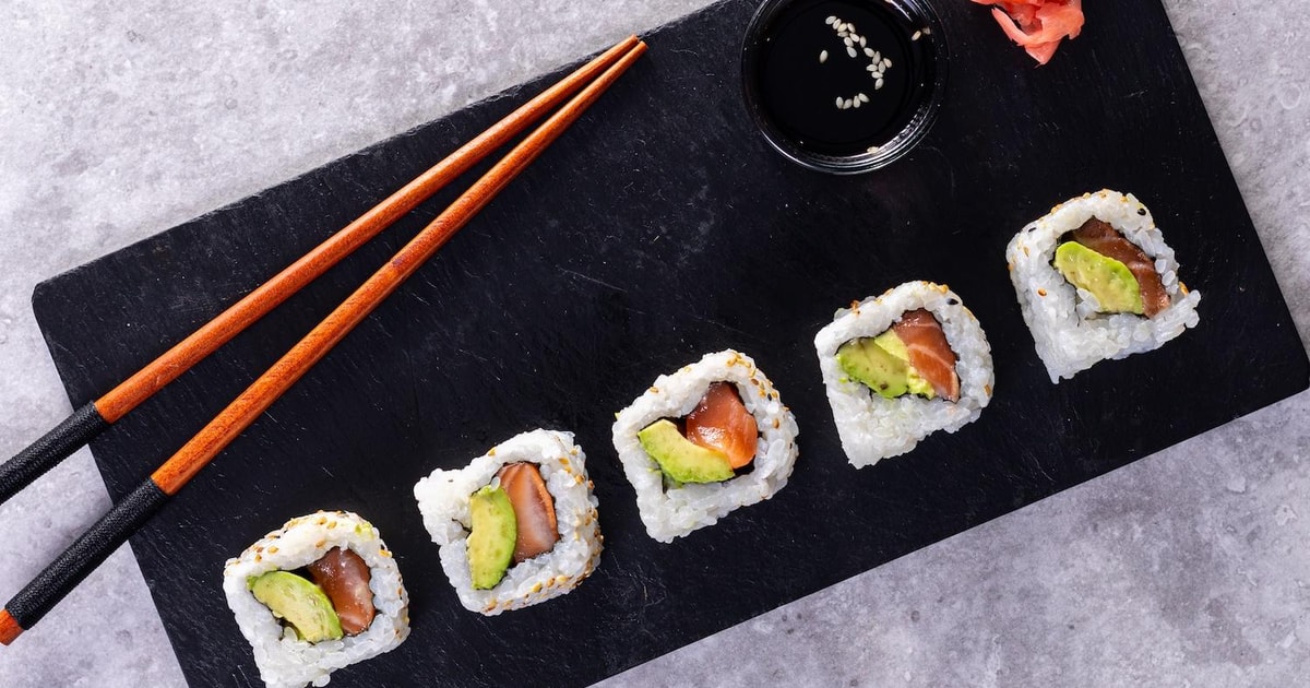 London: Sushi-Making Class with Wine | GetYourGuide