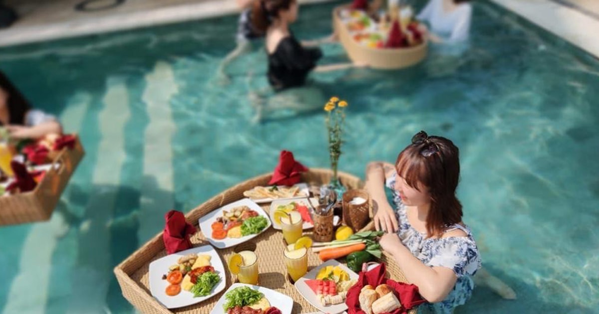 Bali : Floating Brunch, Tanah Lot, Taman Ayun / Private tour | GetYourGuide