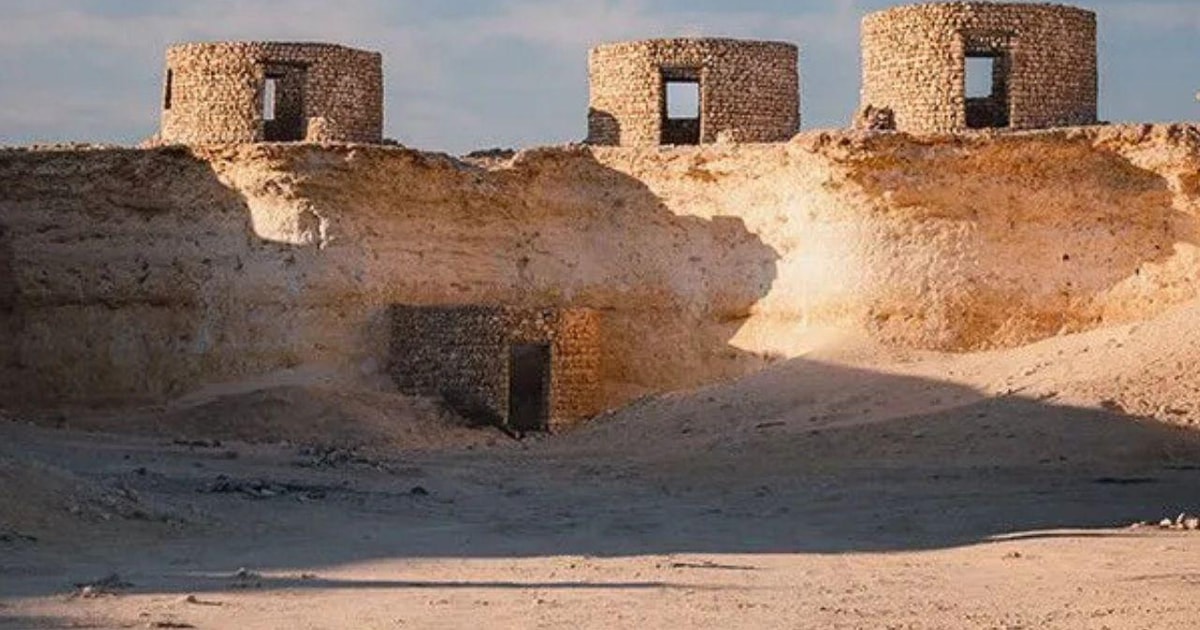 Qatar: tour guidato di Zekreet e delle sculture di Richard Serra ...