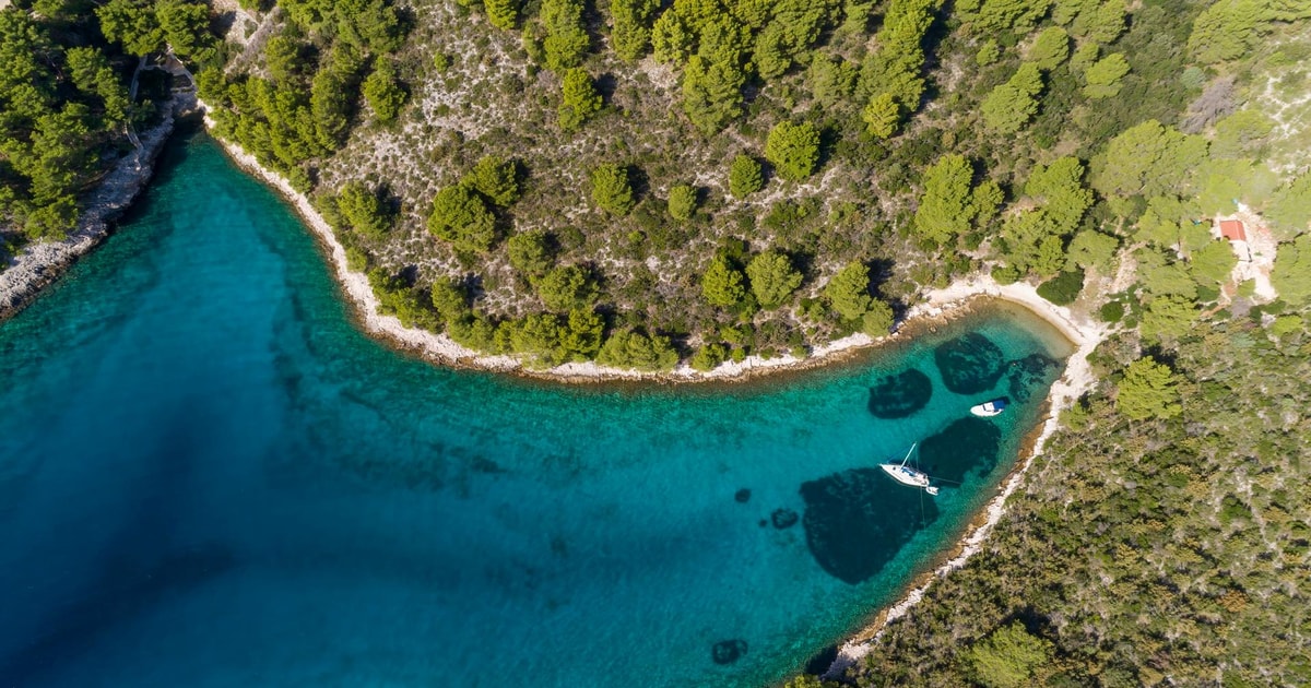 Hvar und Pakleni Inseln halbtägige private Bootstour | GetYourGuide