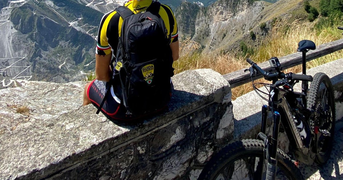 Excursión en E-Bike por los Alpes Apuanos (Campocecina) - Vista ...