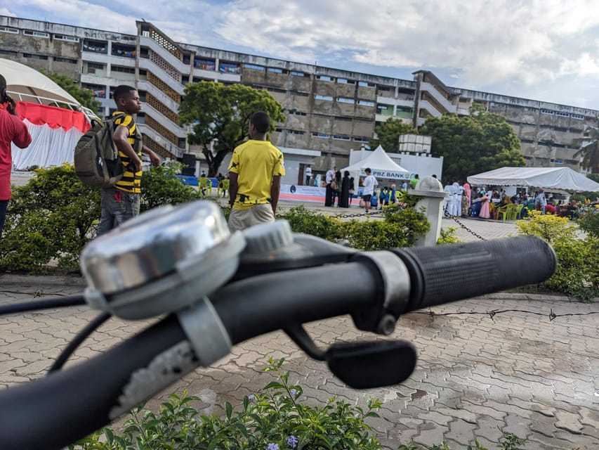 Rise & Ride Uswazi Streets The Other Side of Ng'ambo Town | GetYourGuide