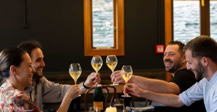 Queenstown: Progressive Dinner and Wine Tour at 3 Locations | GetYourGuide