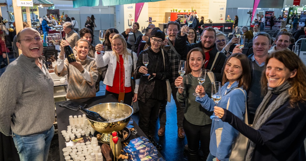 Food tour of the FOOD&LIFE trade fair - incl. admission | GetYourGuide