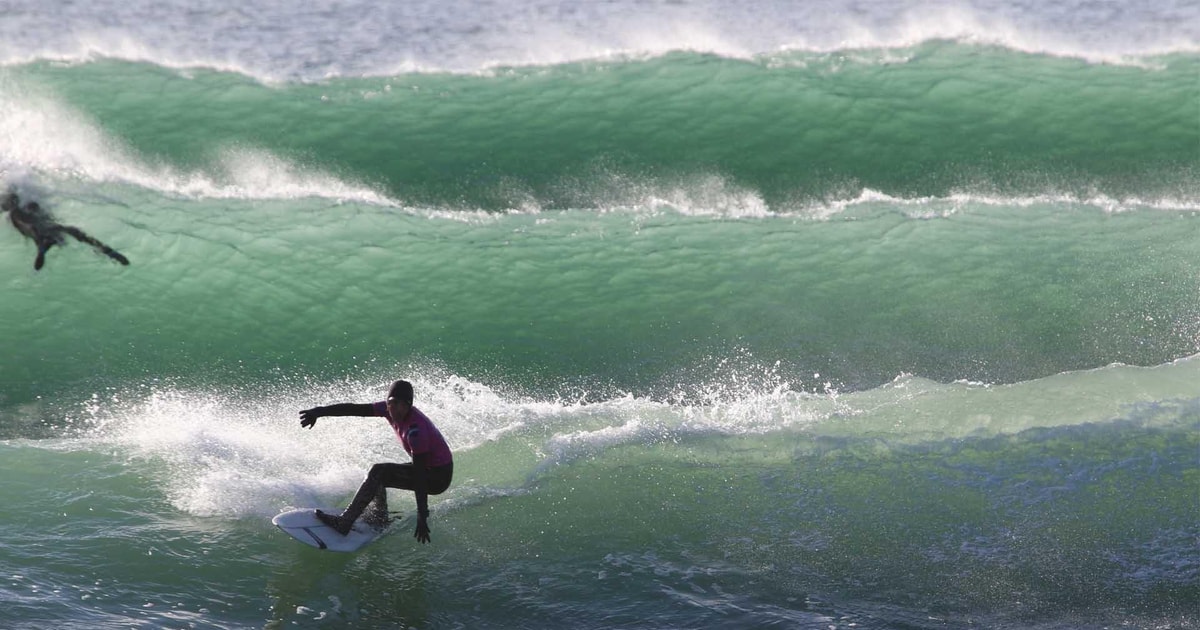 Cornwall: Surf-lektion for begyndere eller øvede med udstyr | GetYourGuide