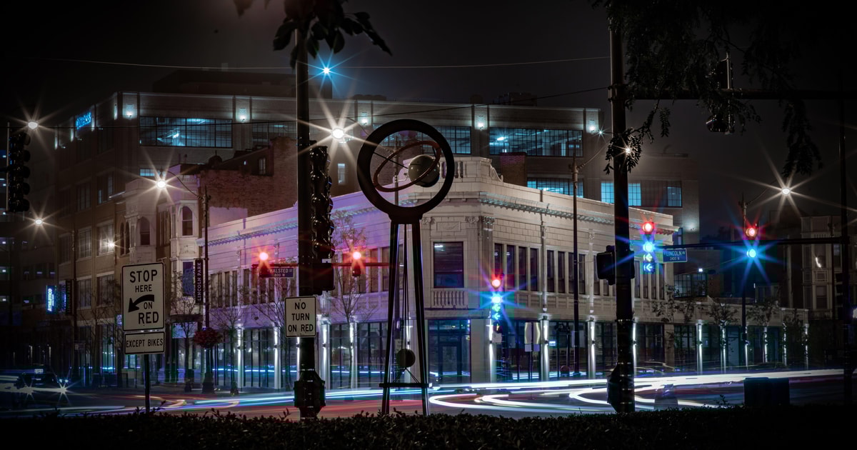 Chicago: Ghosts & Hauntings of the Windy City Walking Tour | GetYourGuide