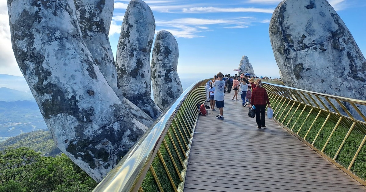 Visite privée des collines de Bana et du pont de la Main d'Or ...