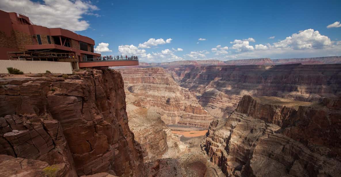 Fra Vegas: Grand Canyon-helikopter med Eagle Point Landing | GetYourGuide
