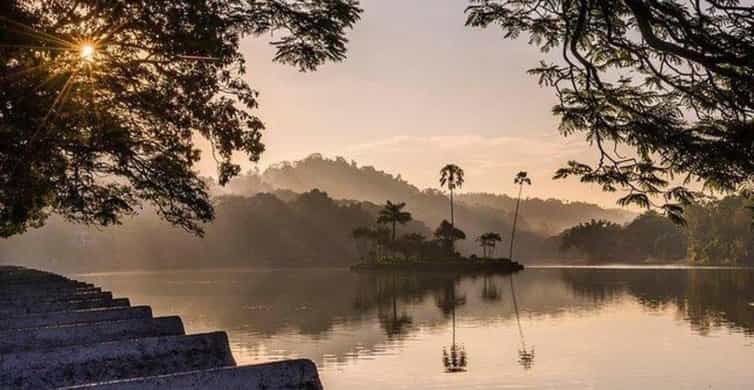 Kandy: City Tour by Tuk-Tuk! | GetYourGuide