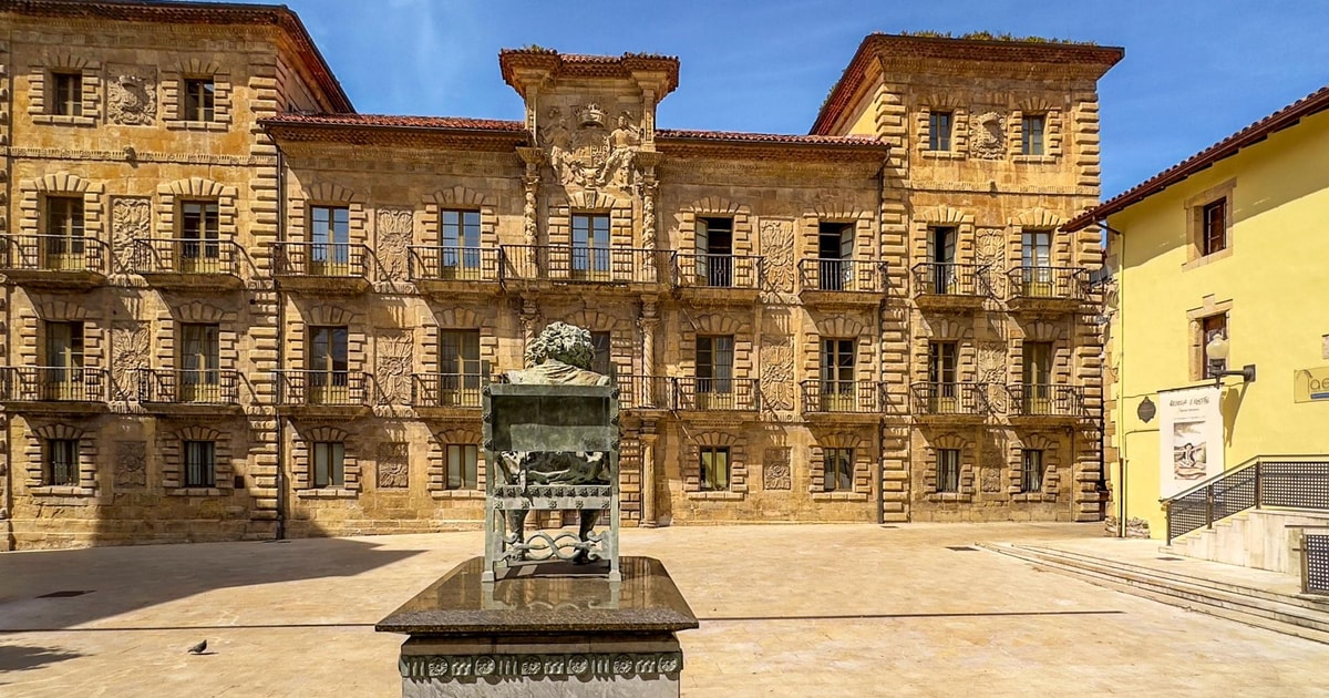 Avilés: Sights & Highlights Tour a pie | GetYourGuide