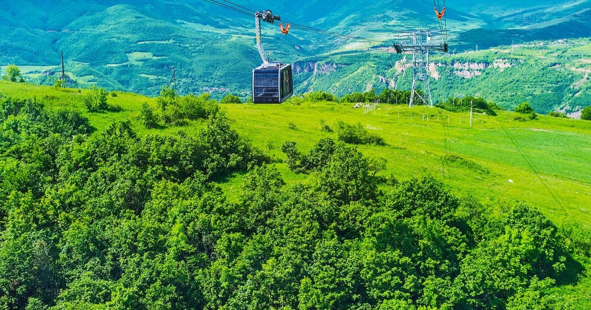 プライベート ツアー: タテブ ロープウェイ、シャキの滝、ワインの試飲 | GetYourGuide