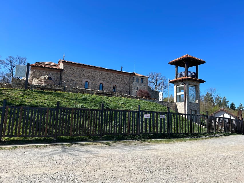 Sofía: La Fortaleza de Tsari Mali Grad - 4 montañas y SPA | GetYourGuide