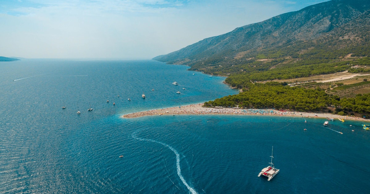 Von Split aus: Katamaran-Kreuzfahrt zum Goldenen Horn und zur Insel ...