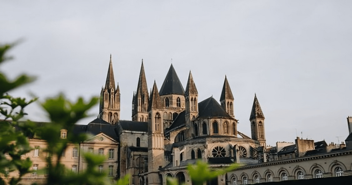 Caen : Tour Privado a Pie Personalizado con Guía Local | GetYourGuide
