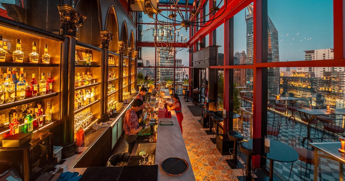 Bangkok: Mojjo Rooftop Lounge & Bar Food & Beverage Package | GetYourGuide