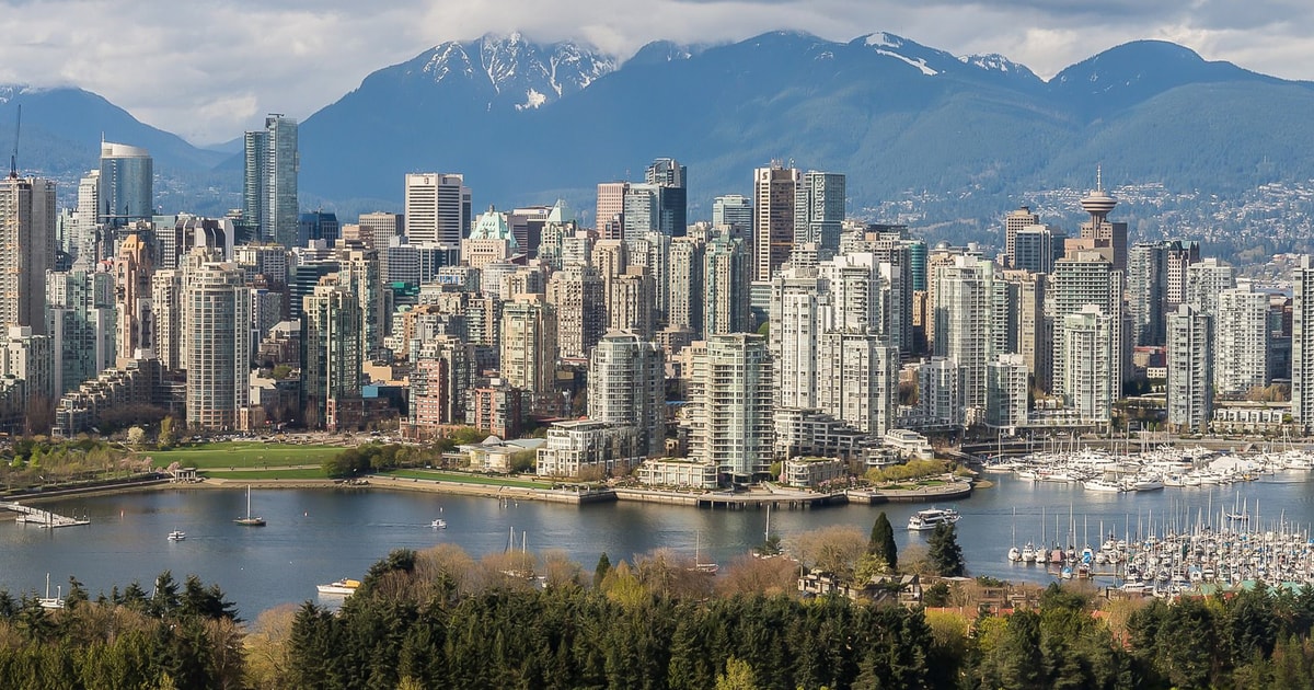 Vancouver Sightseeing and Vancouver Lookout Tour | GetYourGuide
