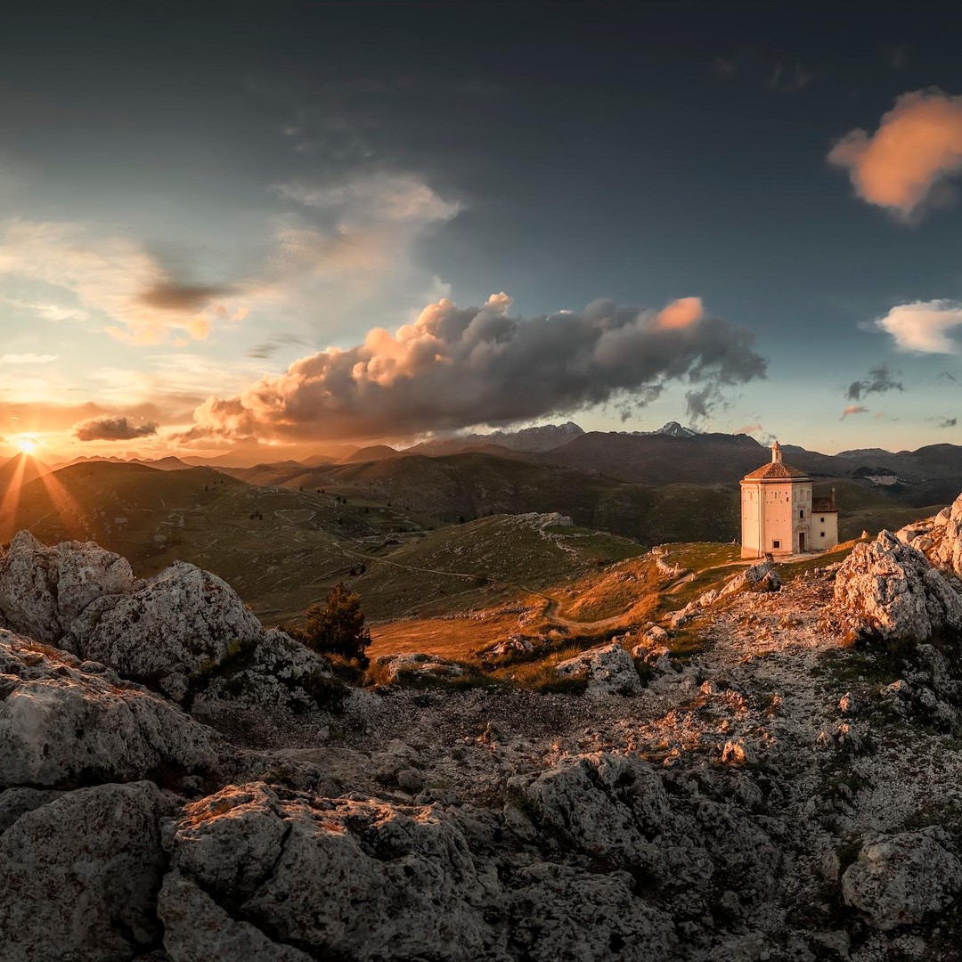 Rocca Calascio : entre nature, histoire et cinéma | GetYourGuide