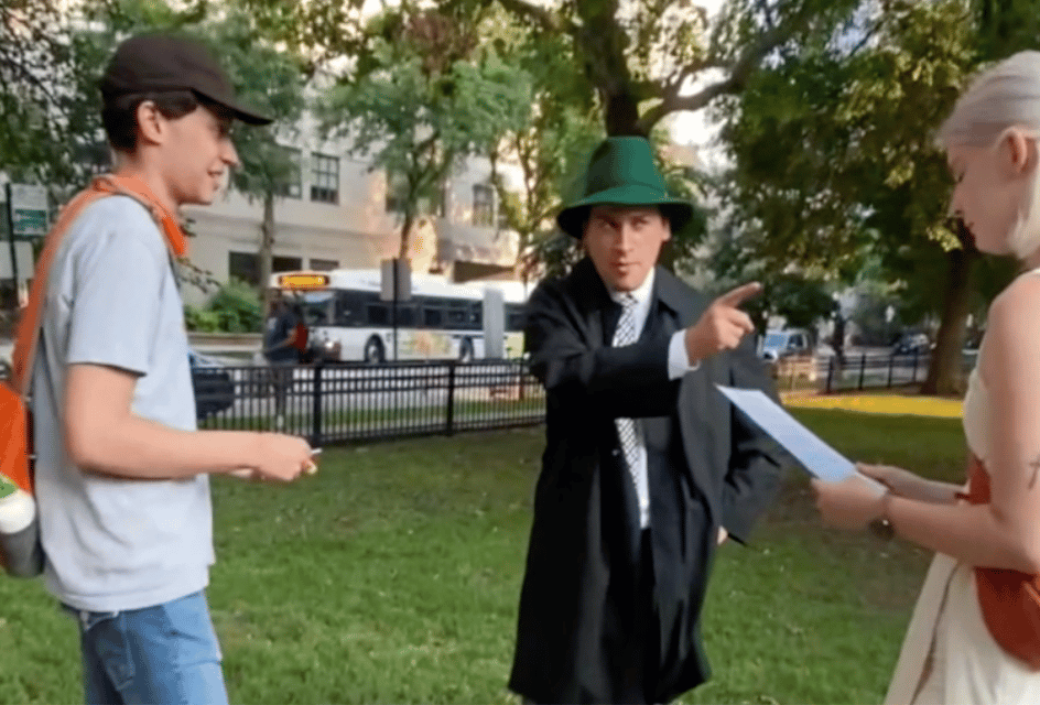 Chicago Murder Mystery Tour | GetYourGuide