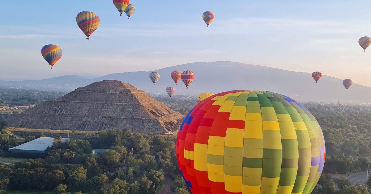 Teotihuacan: Hot air balloon flight with incredible views from above ...