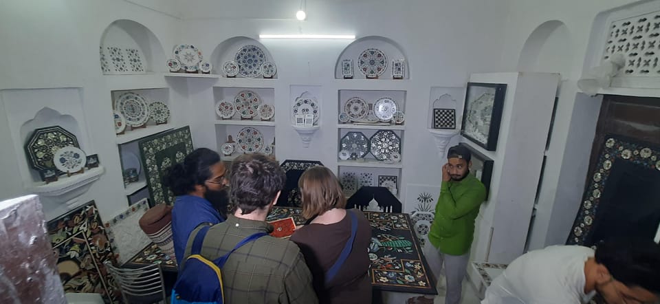 Fascinating Handicrafts of Tajganj | GetYourGuide