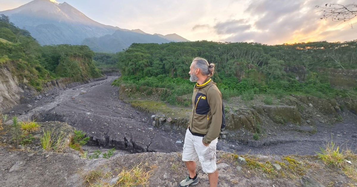Yogyakarta : Borobudur(climb up temple) & sunrise mt merapi | GetYourGuide