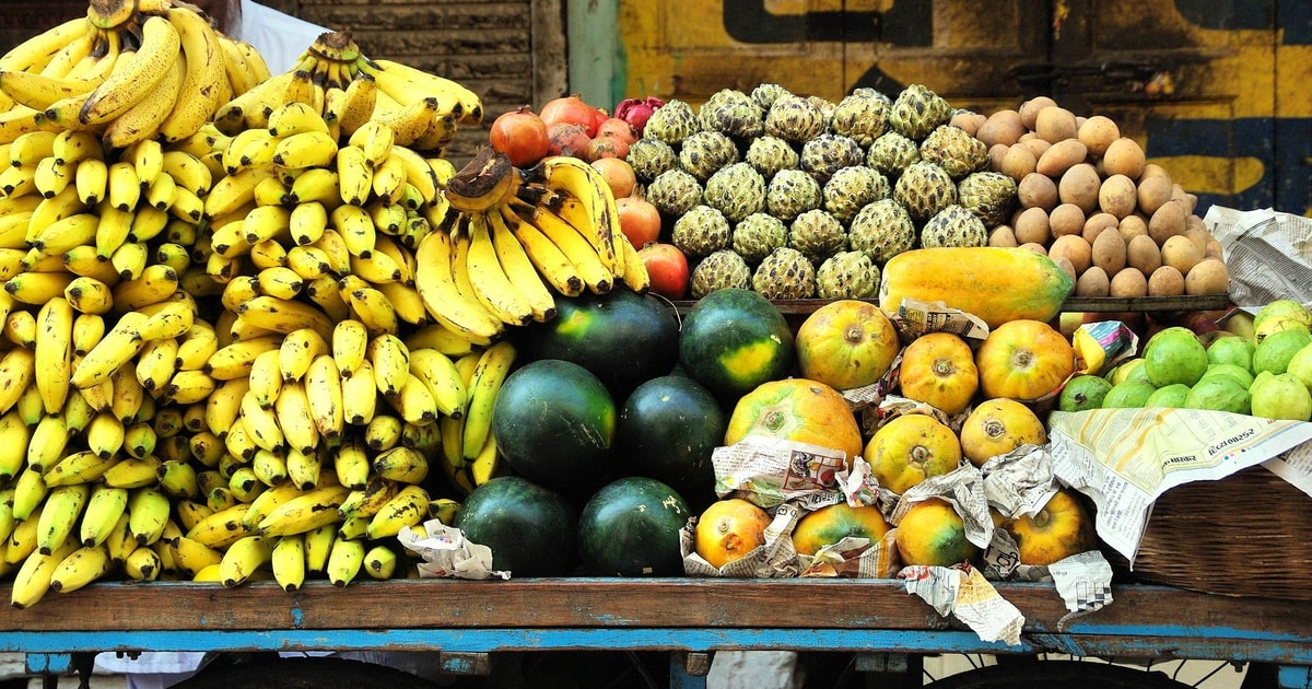 From Delhi: TajMahal with Fruit Market Agra | GetYourGuide