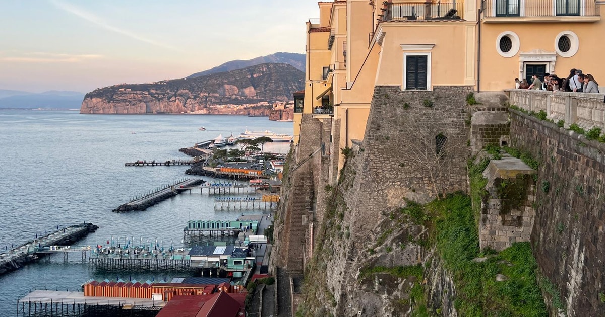 Sorrento: Te' Voglio Bene Assaje! A happy guided city tour | GetYourGuide