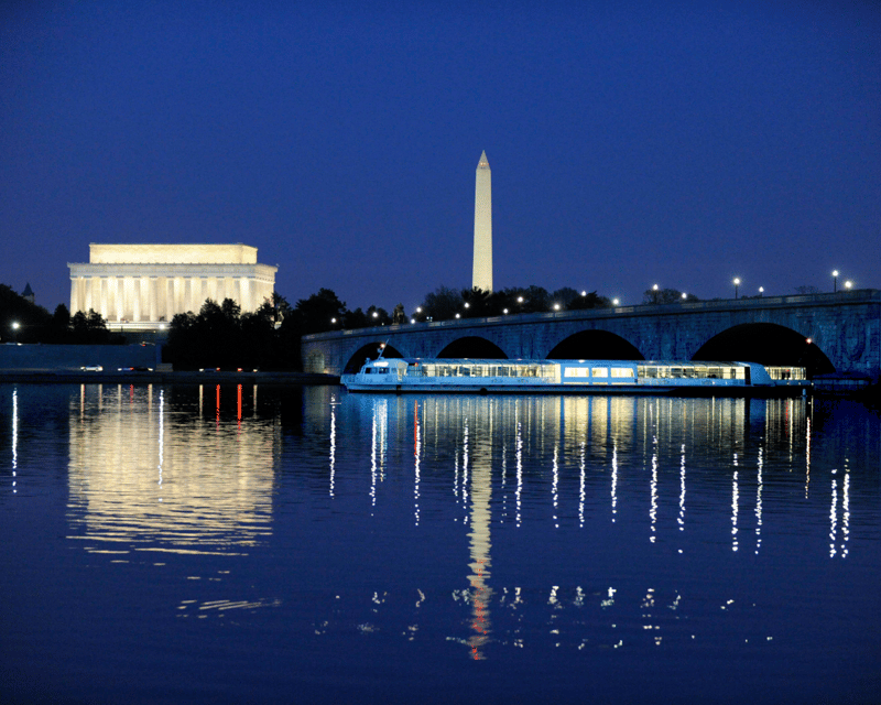 Washington DC: Brunch Gourmet de Nochebuena o Cena Crucero | GetYourGuide