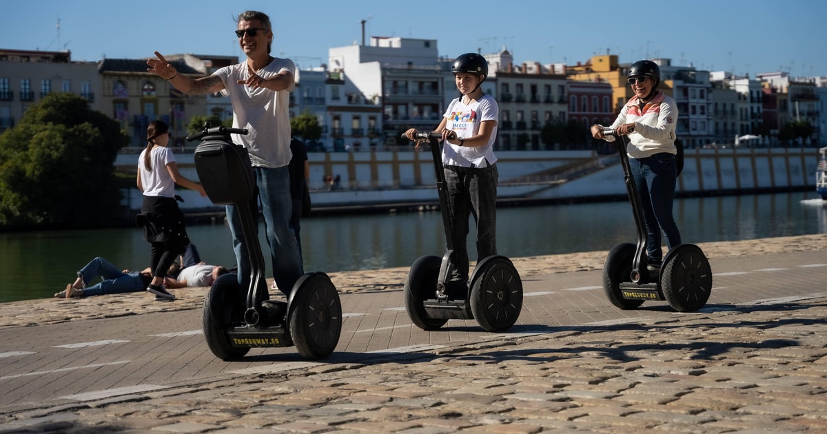 City tour em Sevilha: Tour de Segway de 90 minutos à beira do rio ...