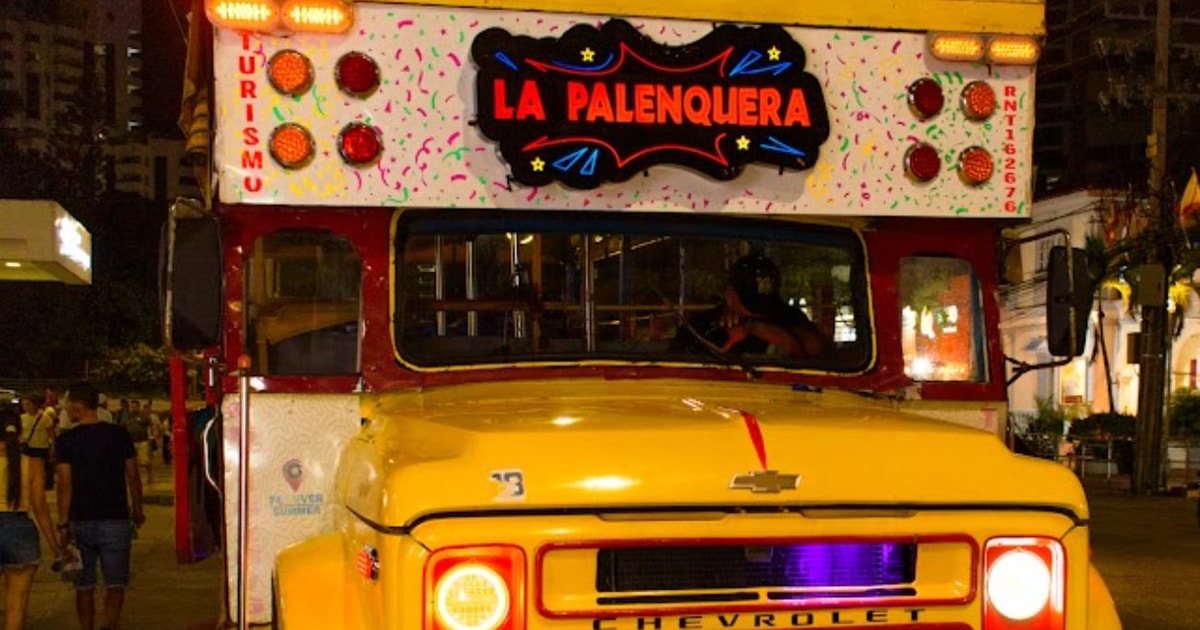 CARTAGENA: Super fiesta en chiva típica con animador por 2 horas y ...