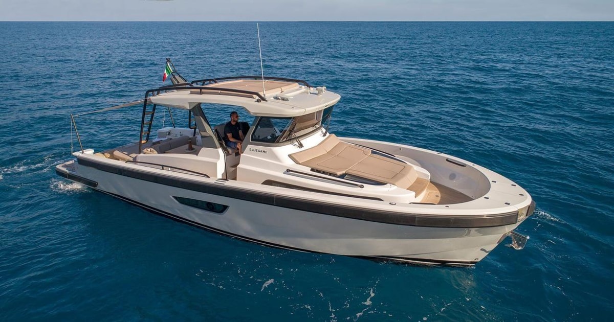 从米科诺斯岛出发：提洛岛和雷尼亚岛巡游 | GetYourGuide