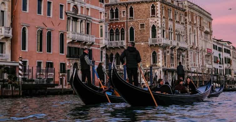 ヴェネツィア：夕暮れ時の乗合ゴンドラ乗車 | GetYourGuide