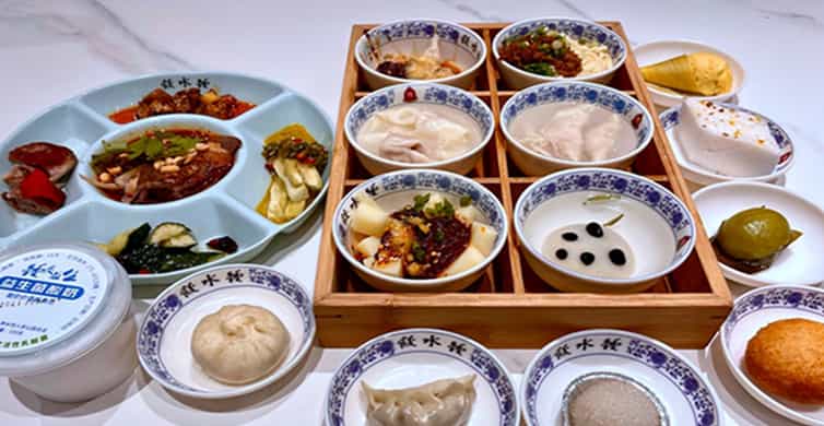 Chengdu downtown essences private day tour | GetYourGuide