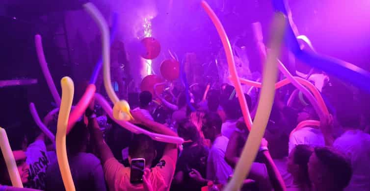 El Poblado: Vida nocturna en las azoteas y discotecas de Medellín ...