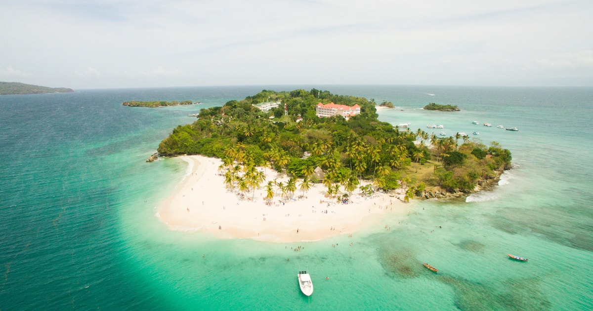De Punta Cana a Samaná - Playa Rincón y Cayo Levantado | GetYourGuide