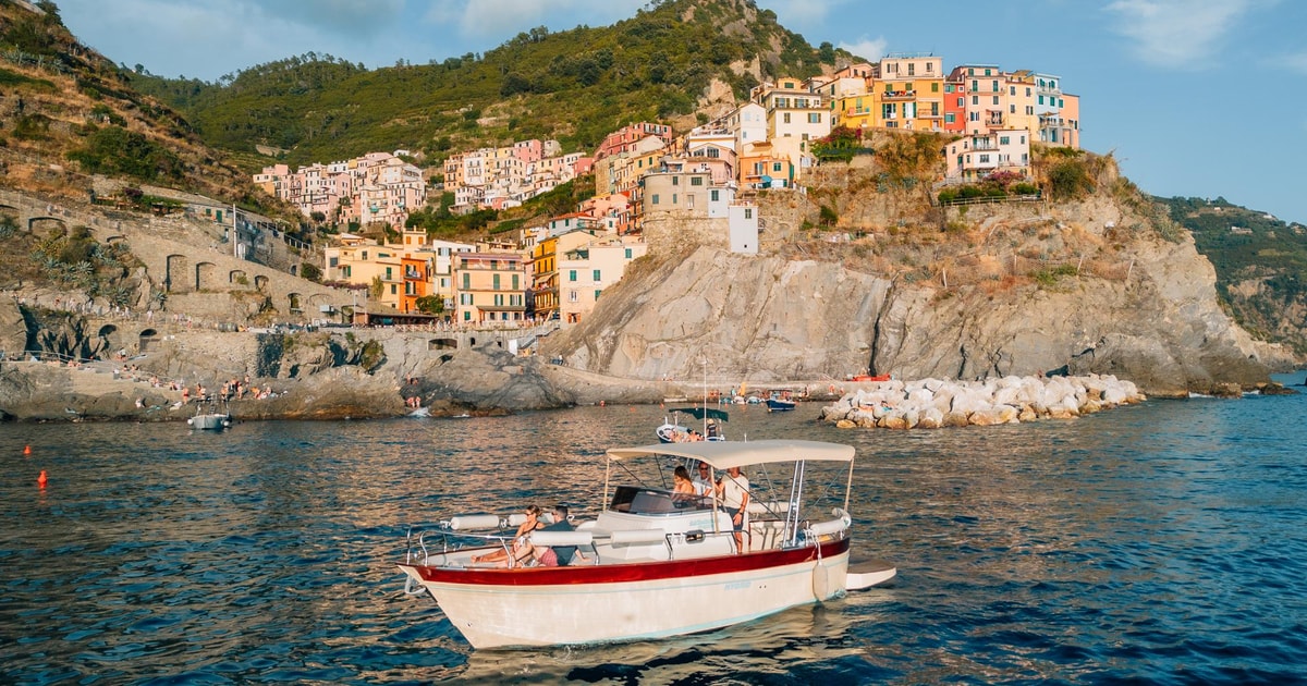 Tour en bateau de jour des Cinque Terre | GetYourGuide