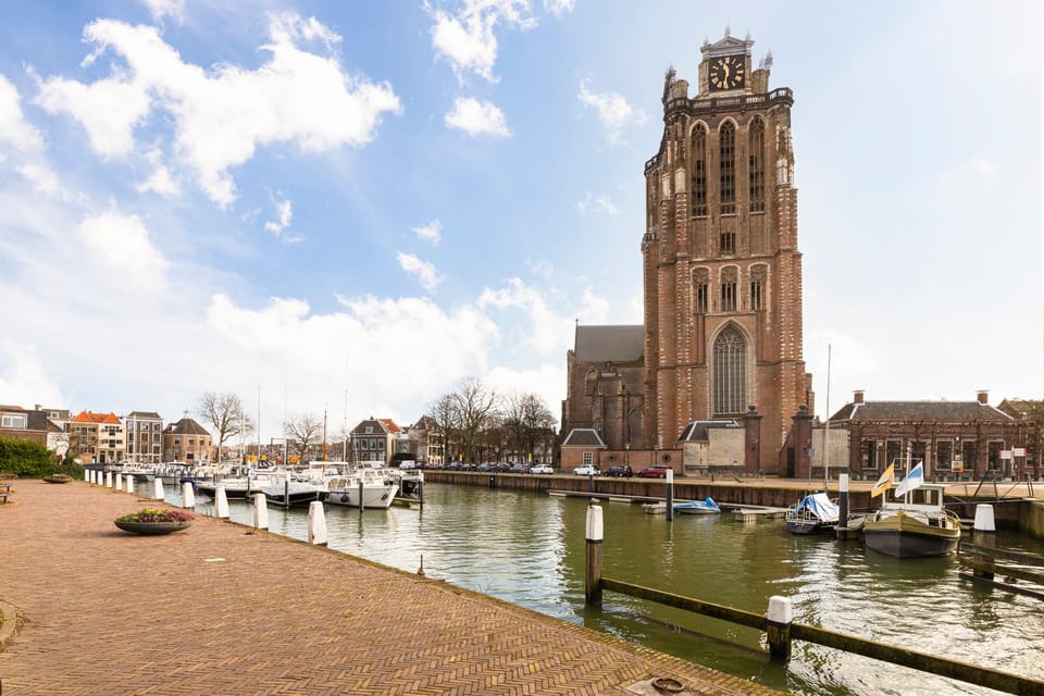 Dordrecht: Tour guidato a piedi con audioguida sull'app | GetYourGuide