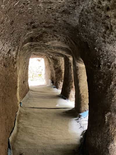 Excursion à l'église rupestre d'Adadi et au site archéologique de Tiya ...