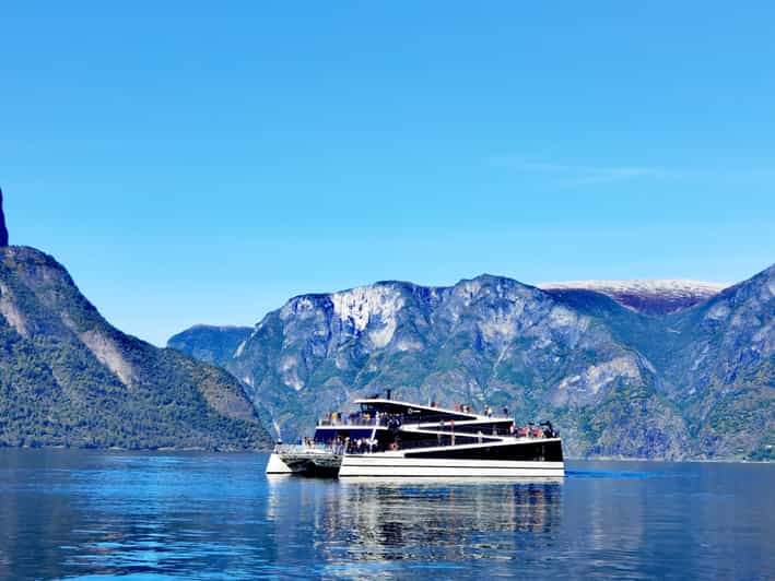 Bergen/Oslo'dan Flåm-hardanger-Preikestolen'e 3 günlük tur | GetYourGuide