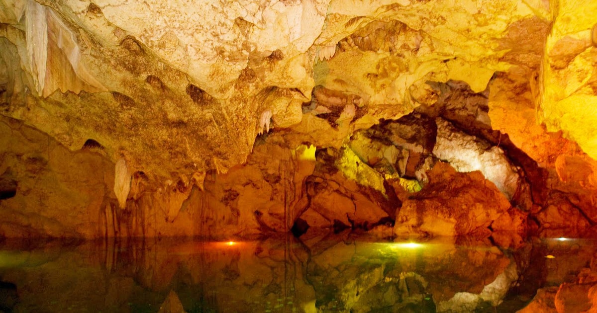 Green Grotto Grotten en Dunn's River Falls Tour | GetYourGuide
