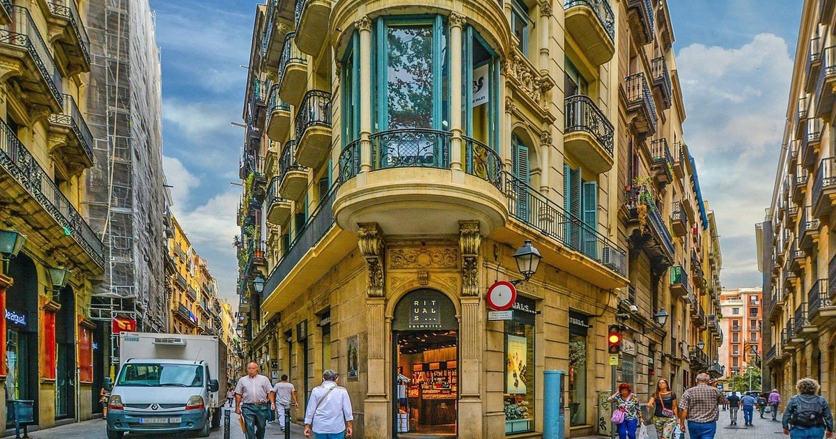 Barselona'da dolaşıyorum. Ve hala geçebiliyorum. | GetYourGuide